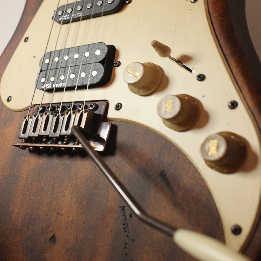 Guitarra eléctrica AXL | Strat AS820 Series – 4 tonos